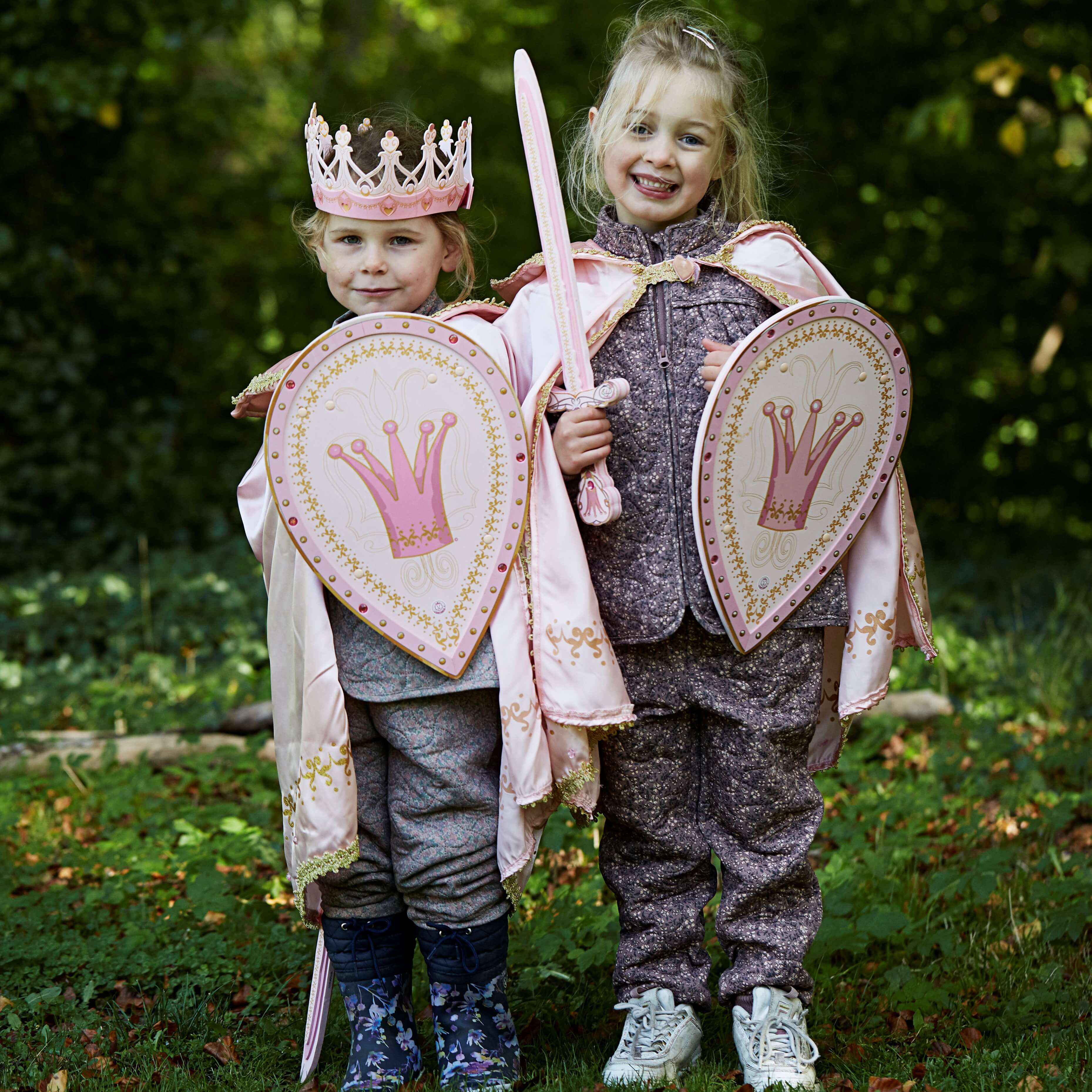 Fight like a true queen with the Queen Rosa Costume Set – Liontouch